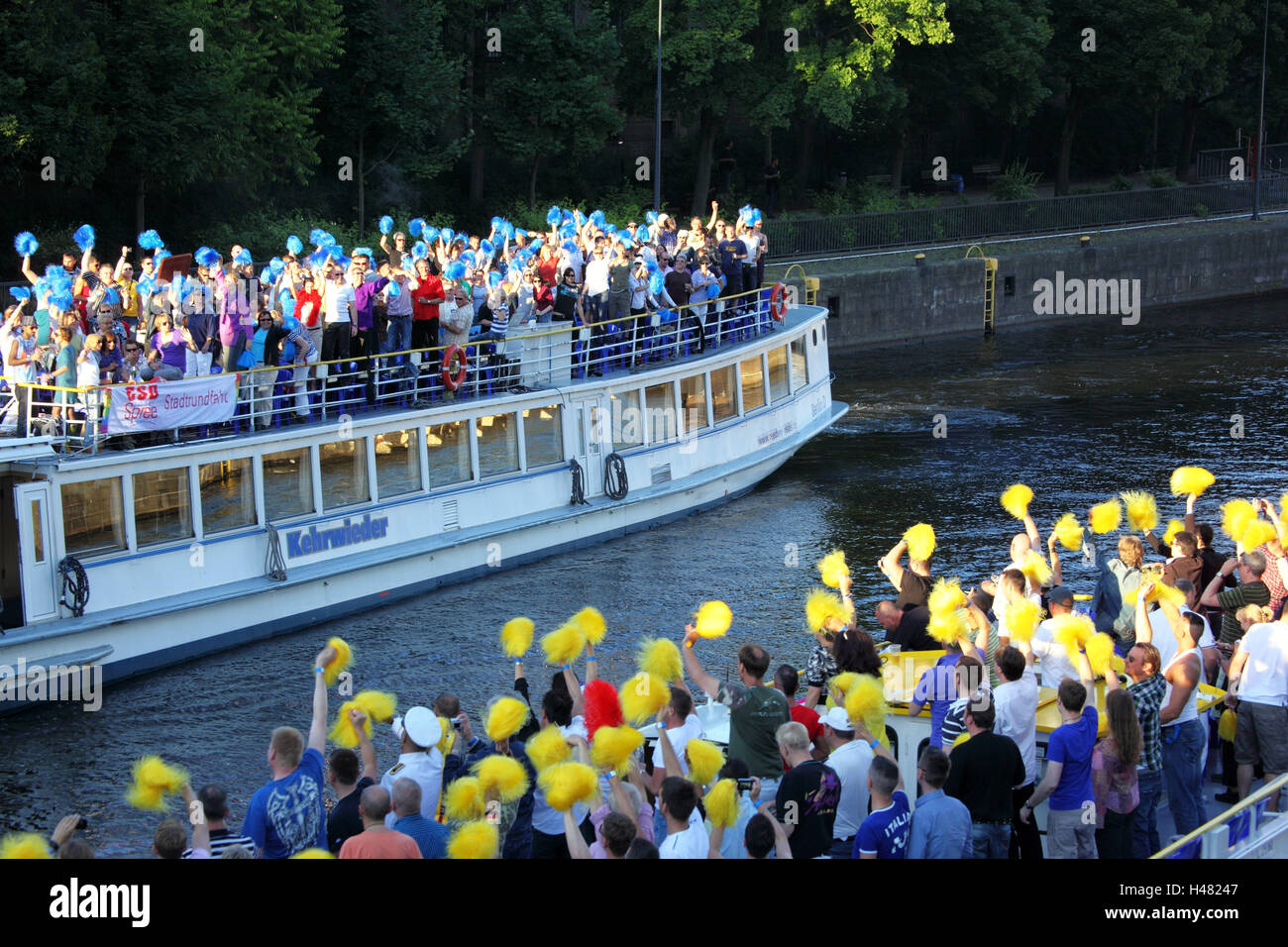 Excursion steamer town hi-res stock photography and images - Alamy