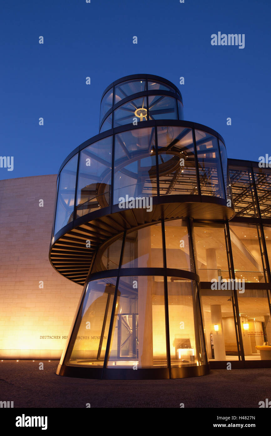 Berlin, under the lime-trees, German historical museum, Pei ...