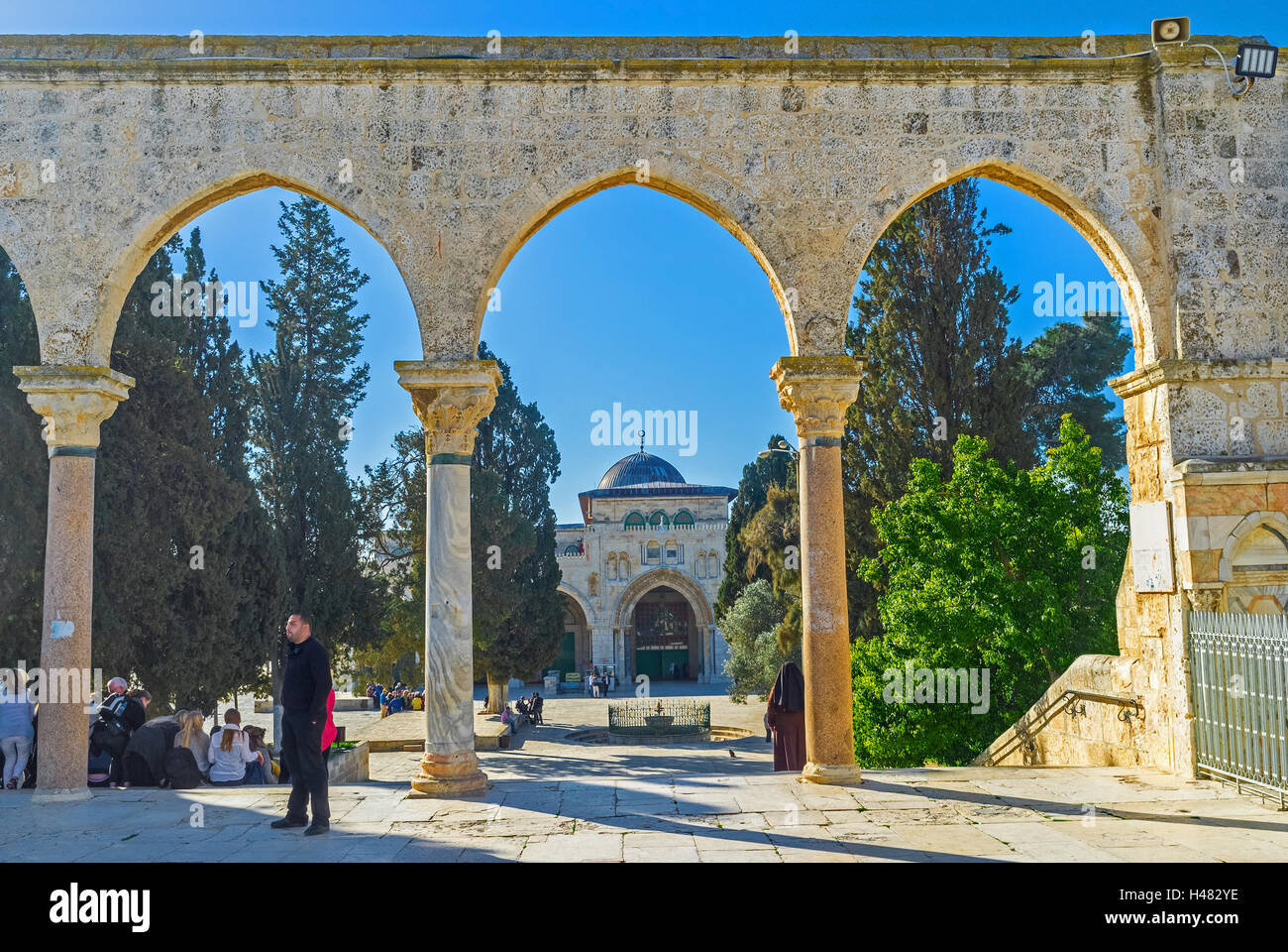 The old stone gateway between the main Islamic landmarks of the Temple ...