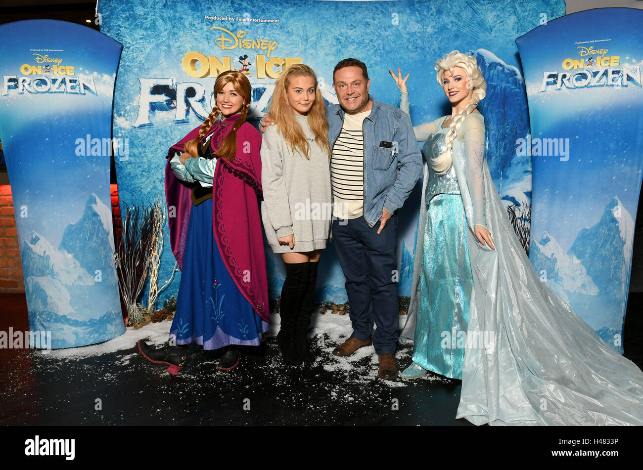 Elsa frozen disney High Resolution Stock Photography and Images - Alamy