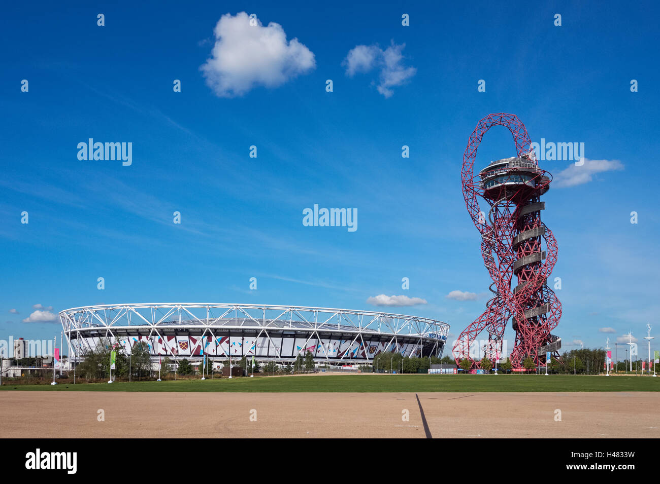 West Ham London Stadium and the ArcelorMittal Orbit in the Queen ...
