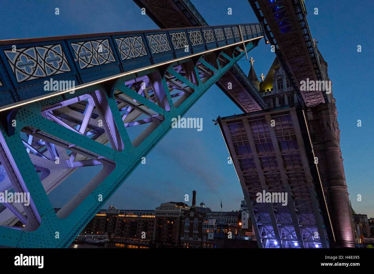 Open opened bridge hi-res stock photography and images - Alamy