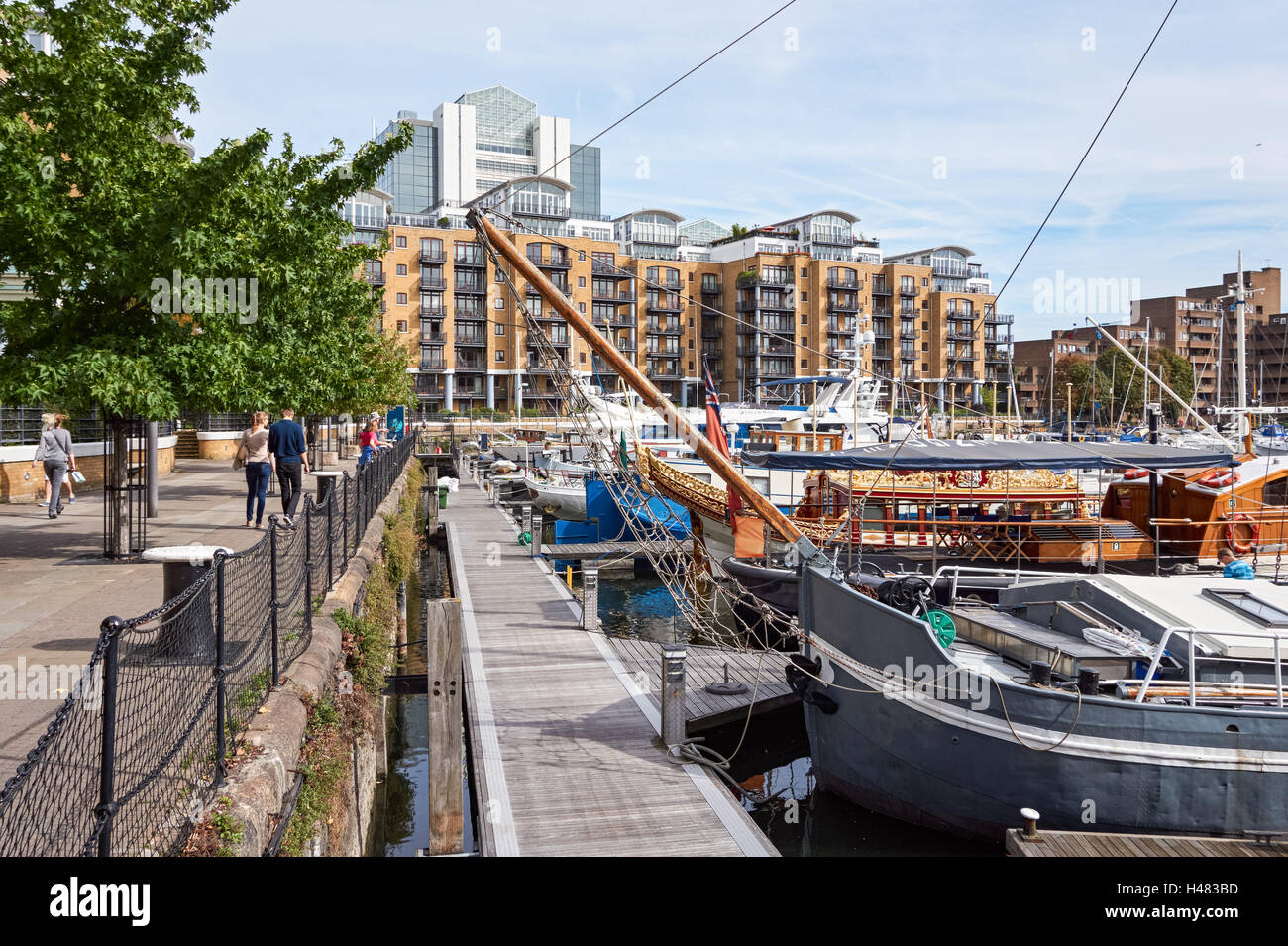 London docks victorian hi-res stock photography and images - Alamy