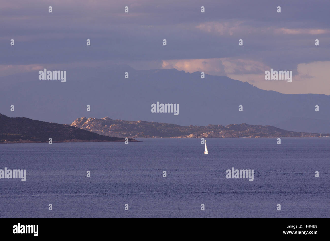 Awaiting the storm Stock Photo - Alamy