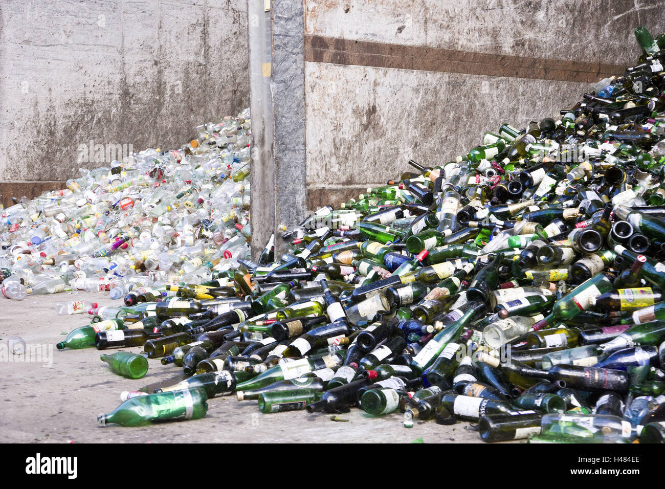 Collecting bottles hi-res stock photography and images - Alamy