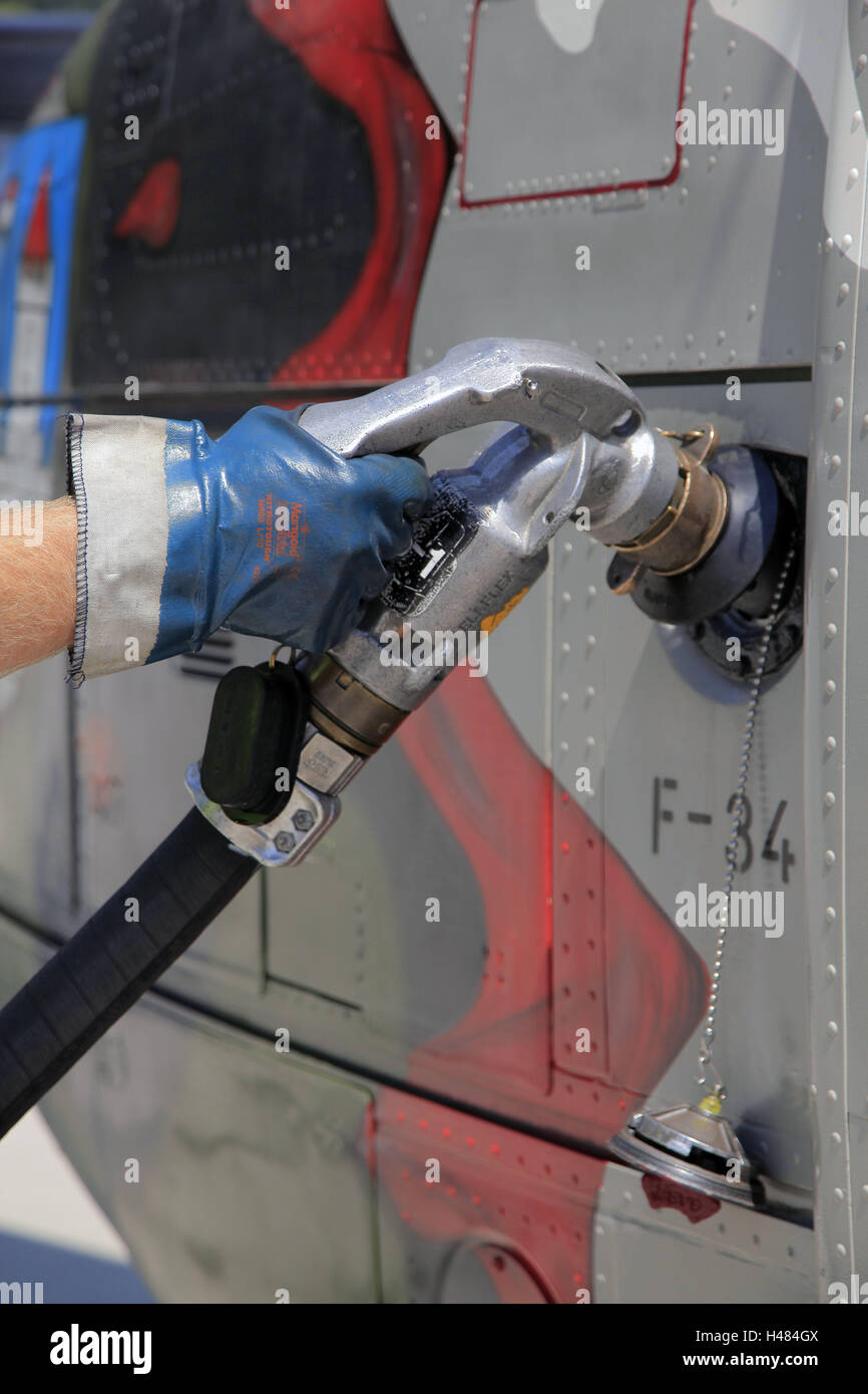 Aviation refuelling hi-res stock photography and images - Alamy