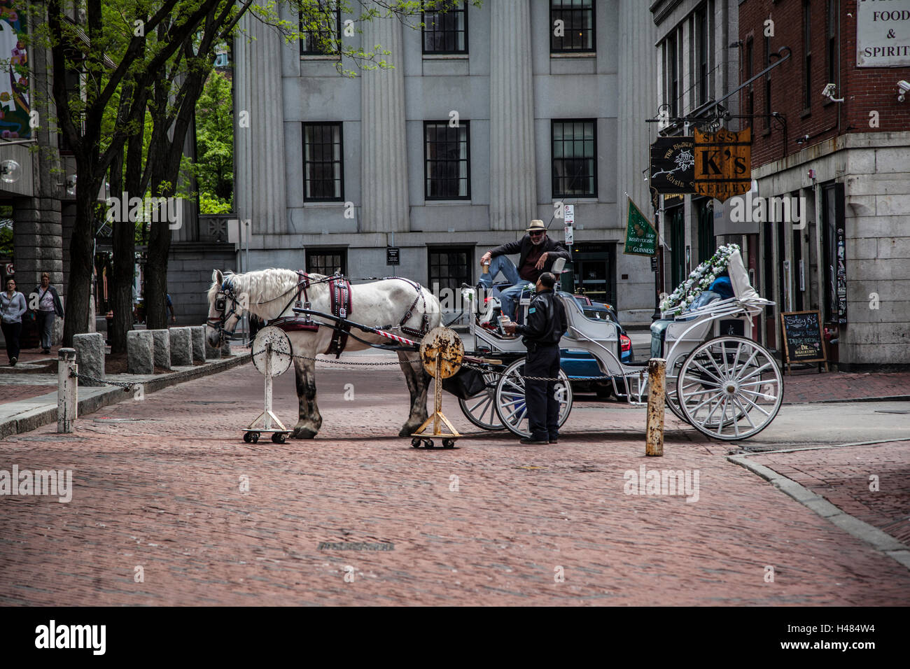 A horse-drawn carriage ride, Boston Stock Photo - Alamy