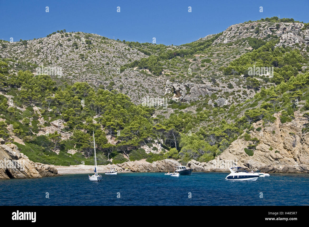 Ships sea coast coastal hi-res stock photography and images - Alamy