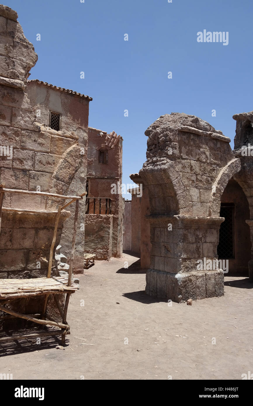 Africa mud hut brick hi-res stock photography and images - Alamy