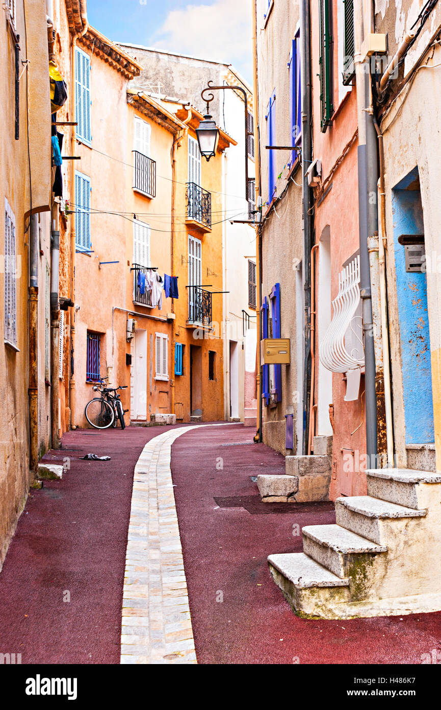 Streets of cannes hi-res stock photography and images - Alamy