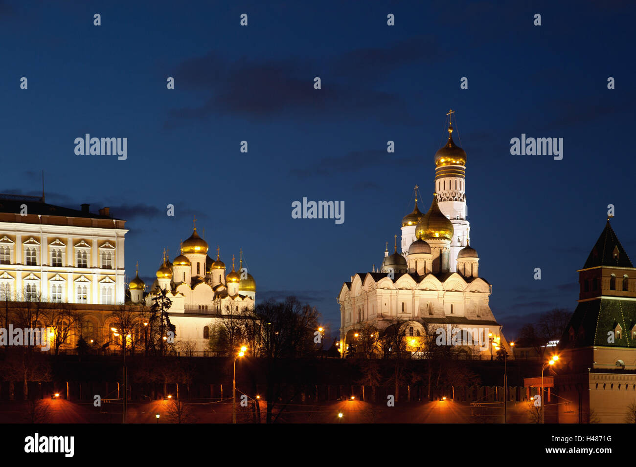 Moscow, Kremlin, Cathedral of the Annunciation and Cathedral of the ...
