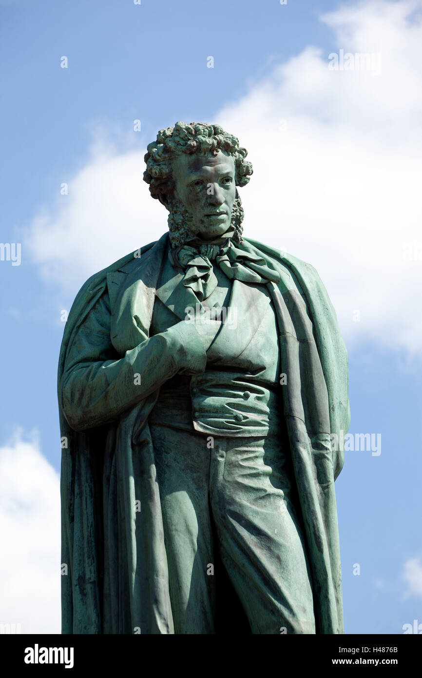 Moscow, Pushkin Monument Stock Photo - Alamy