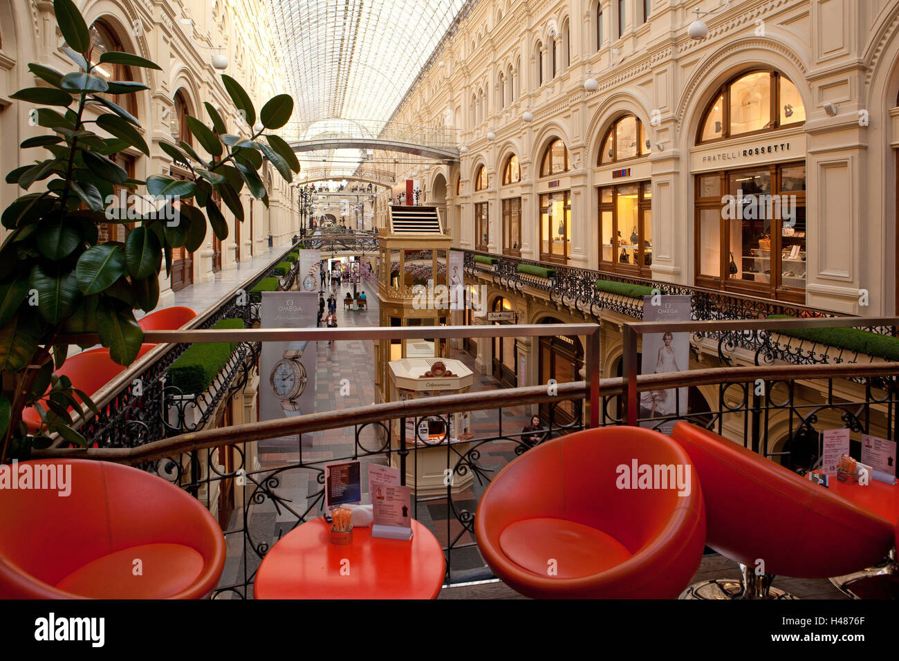 Moscow, department store GUM, cafe Stock Photo - Alamy