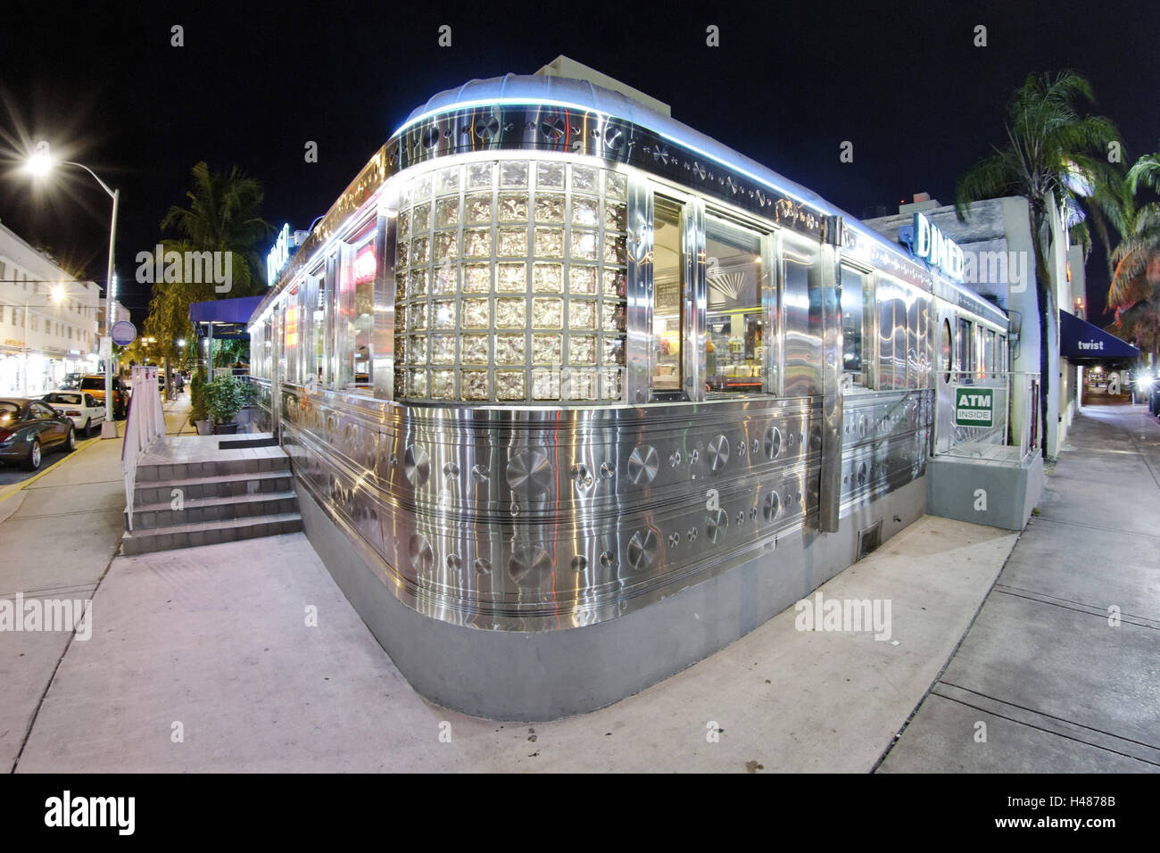 Retro diner exterior hi-res stock photography and images - Alamy