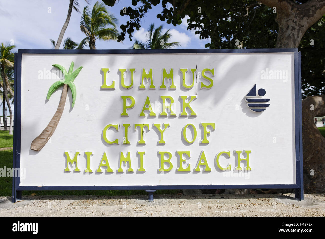 Sign 'Lummus Park', Ocean Drive, Miami South Beach, Art Deco District ...