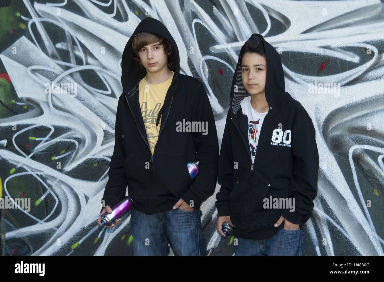 Two graffiti hi-res stock photography and images - Alamy