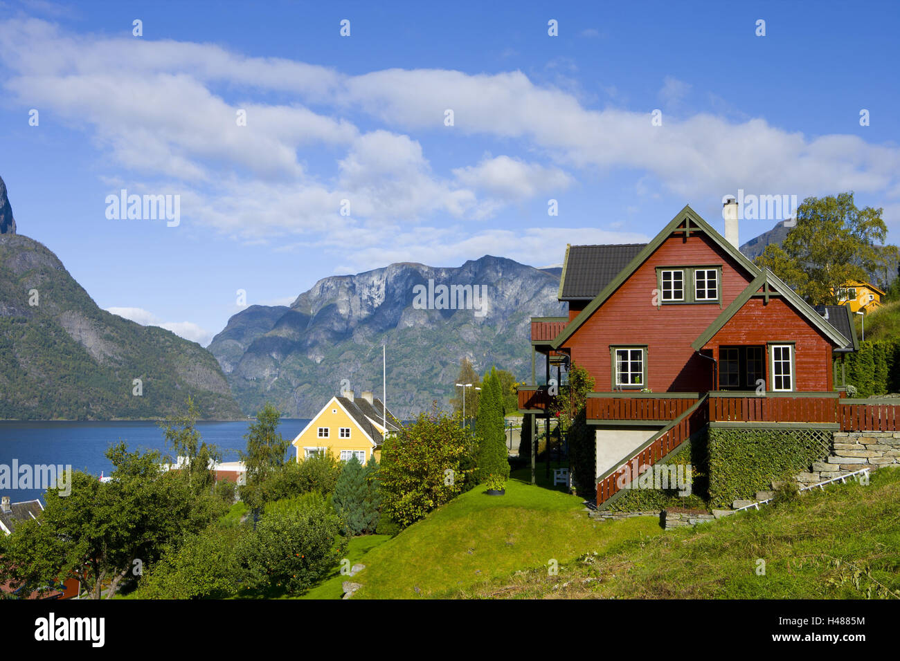 Norway house hi-res stock photography and images - Alamy
