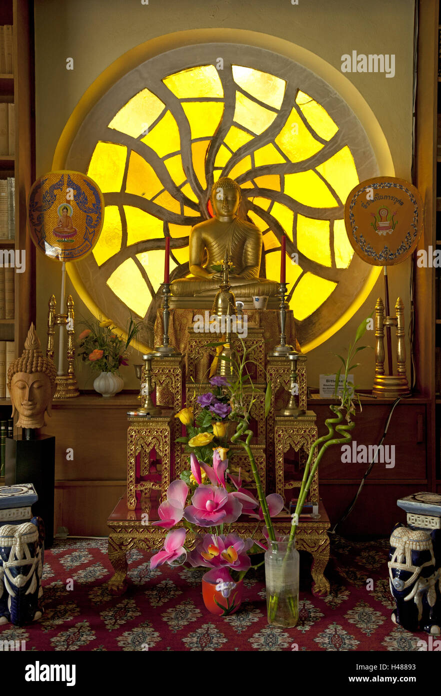 Buddha's character, altar Stock Photo - Alamy
