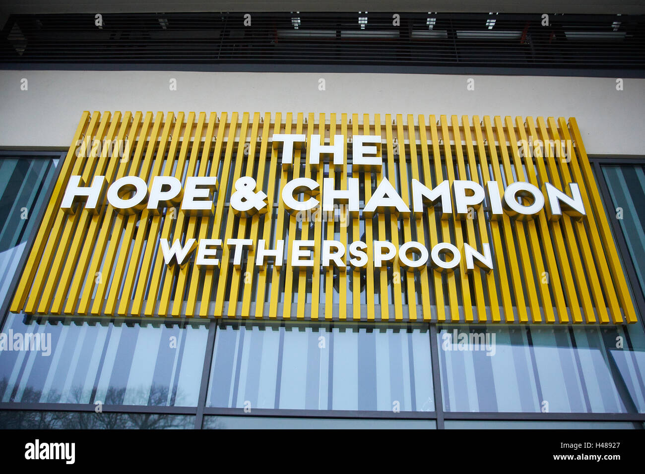 Wetherspoons pub sign hi-res stock photography and images - Alamy