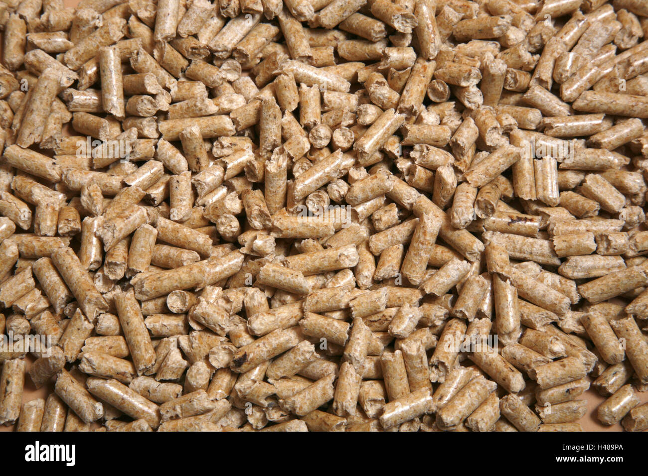 Rod shaped pellets hi-res stock photography and images - Alamy