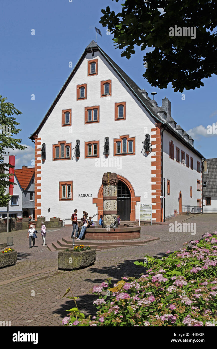 Germany, Hessen, Steinau, city hall, fairy tale well Stock Photo - Alamy