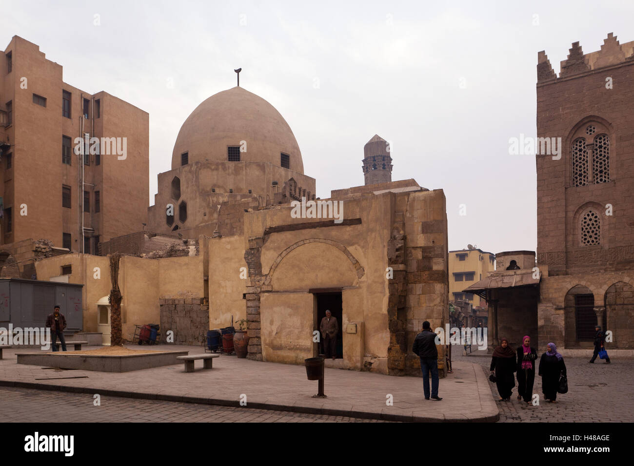 Egypt, Cairo, Islamic old town, street scene Stock Photo - Alamy