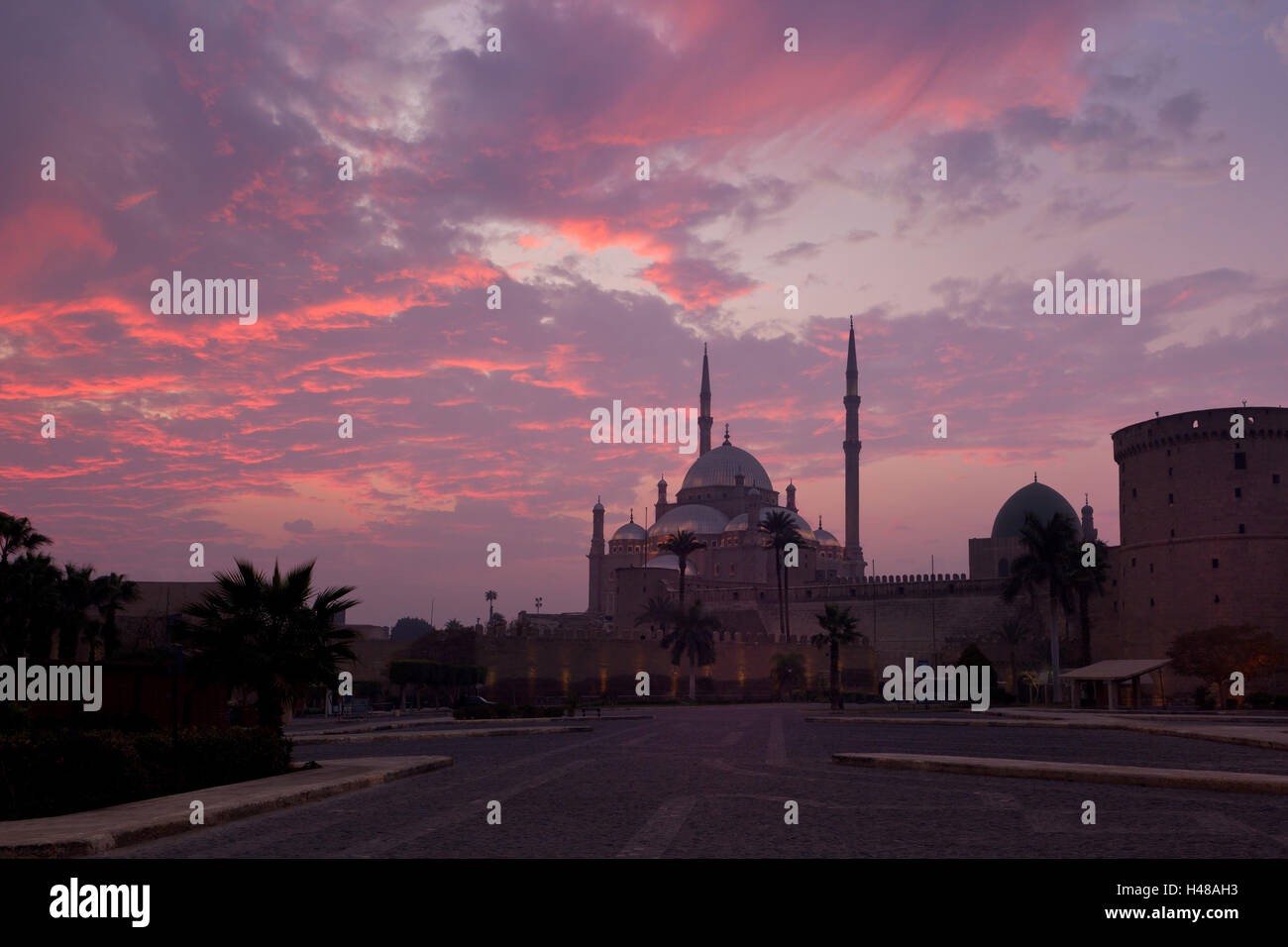 Egypt, Cairo, landmark, citadel with Mosque of Muhammad Ali, dusk Stock ...