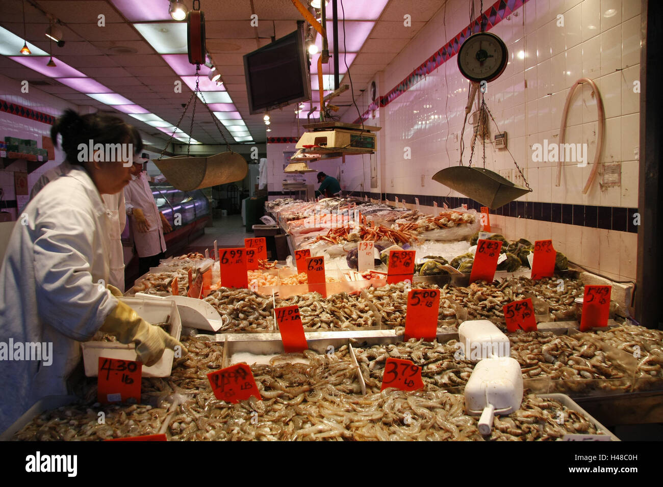 The USA, New York city, Manhattan, Chinatown, covered market, fish ...