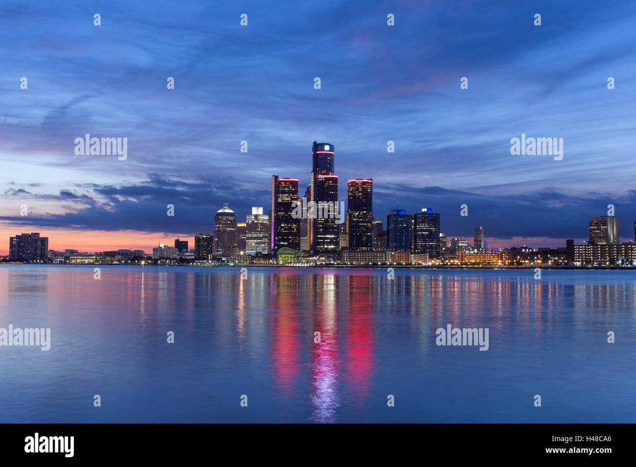 GM RENAISSANCE CENTER TOWERS (©JOHN PORTMAN 1977) DOWNTOWN SKYLINE ...