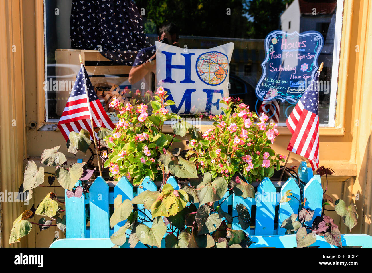 American flag window boxes hi-res stock photography and images - Alamy