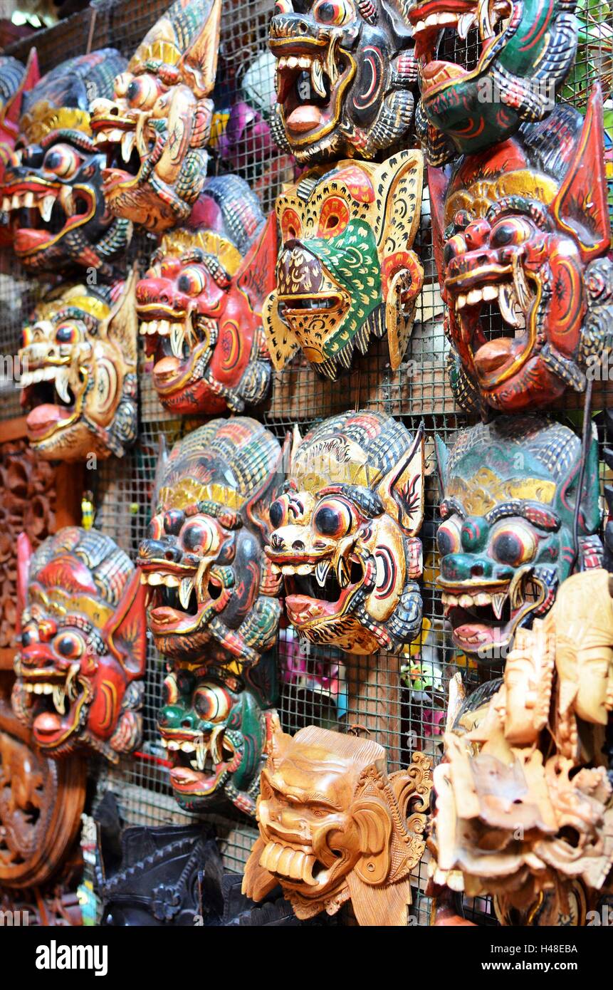 Famous masks souvenirs at Ubud Market Stock Photo - Alamy