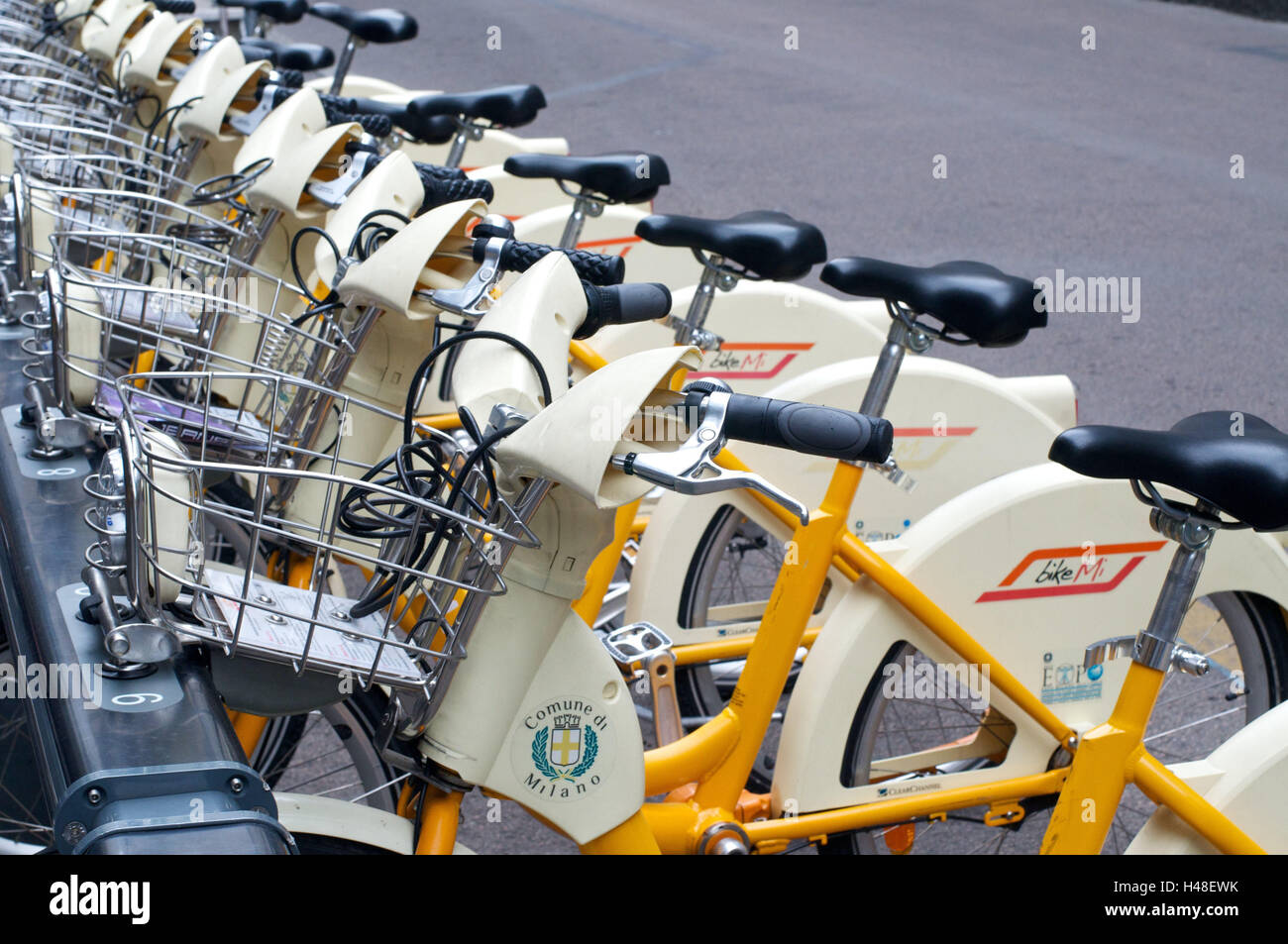 Lending bicycles hi-res stock photography and images - Alamy