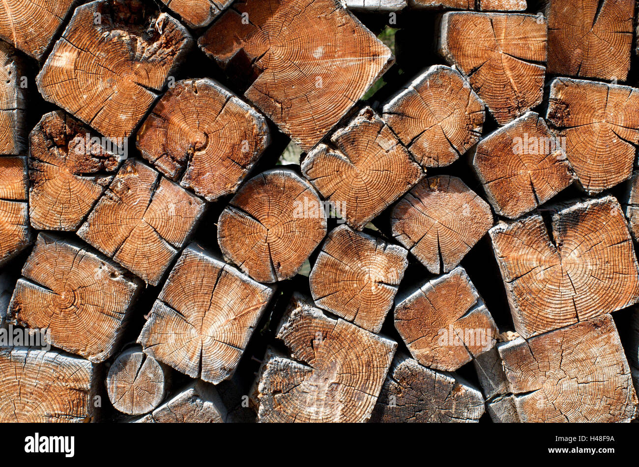 Wood pile, beams, squared timber Stock Photo - Alamy