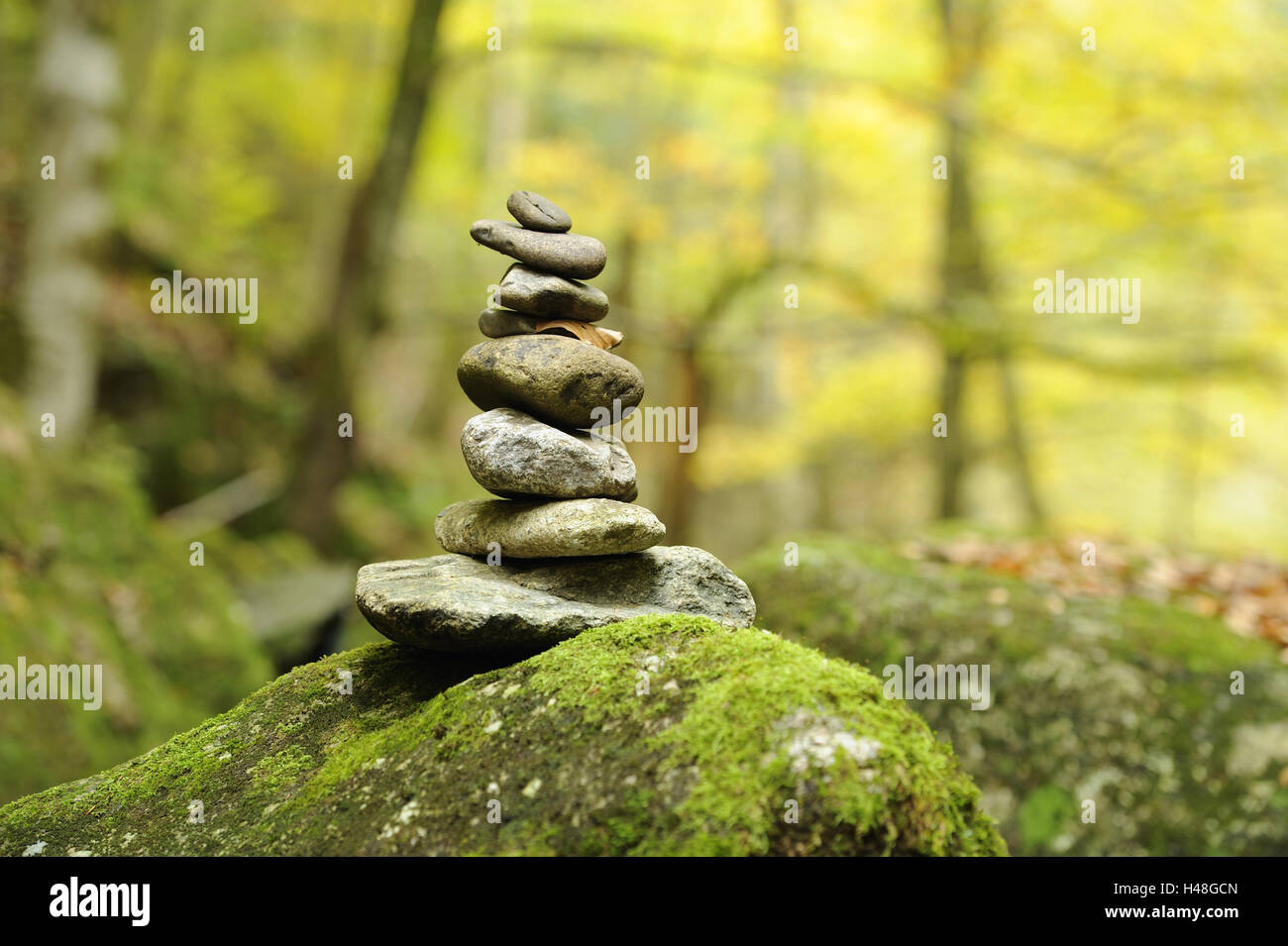 Stone tower, Cairn Stock Photo - Alamy