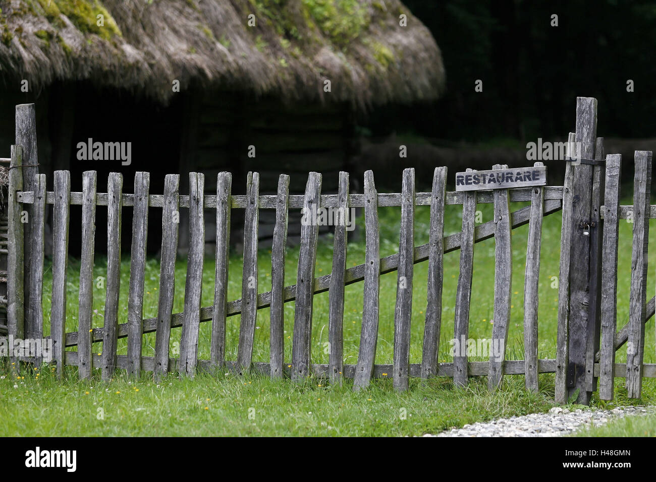 House, thatched roof, detail, old garden fence Stock Photo - Alamy