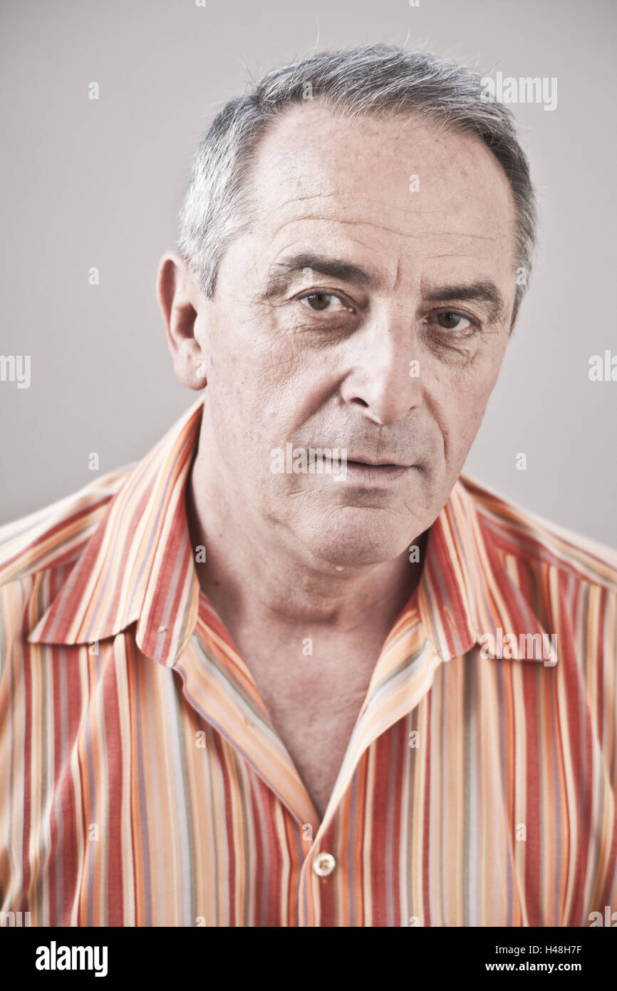 Portrait an older man Stock Photo - Alamy
