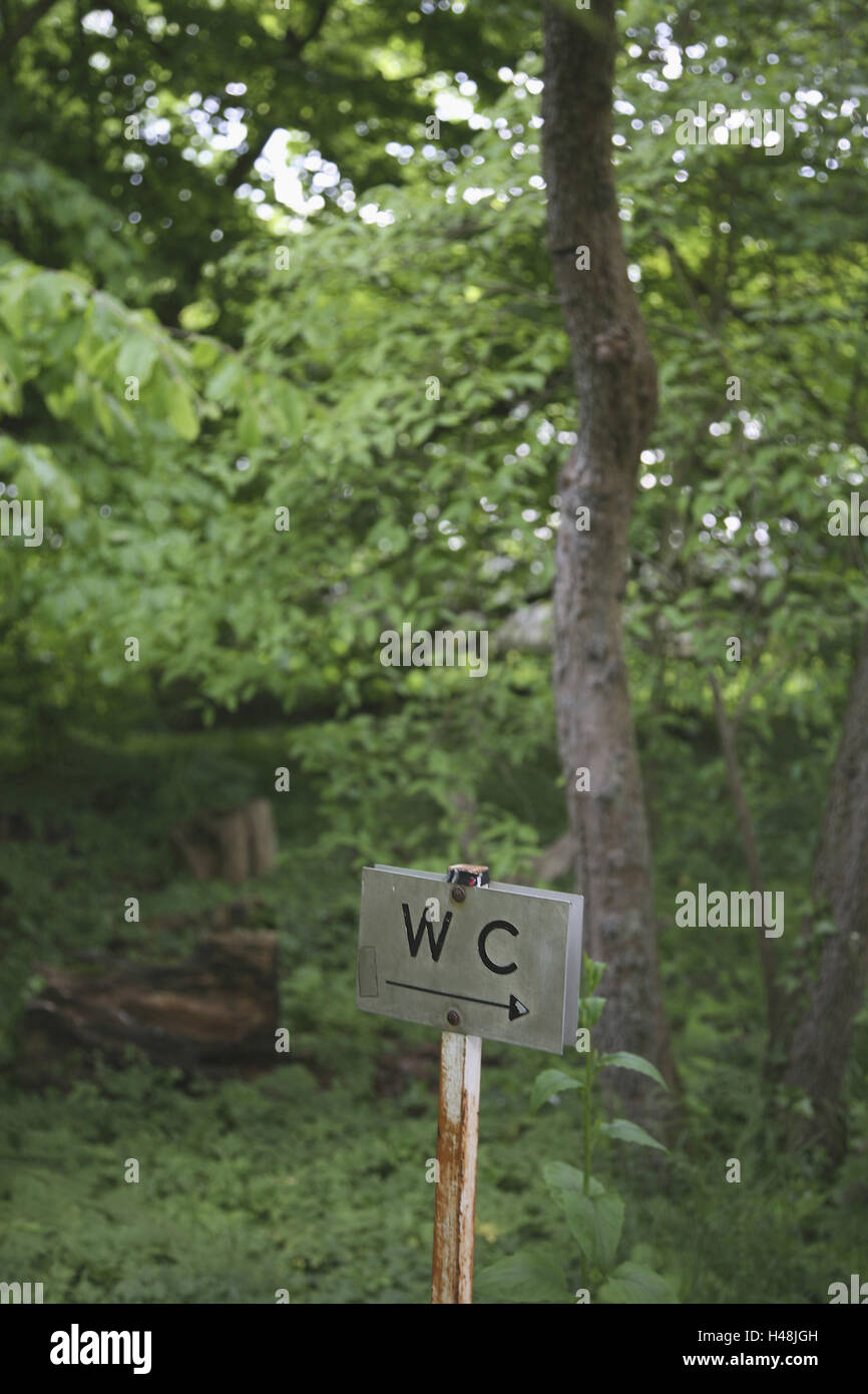 Toilet sign in nature hi-res stock photography and images - Alamy