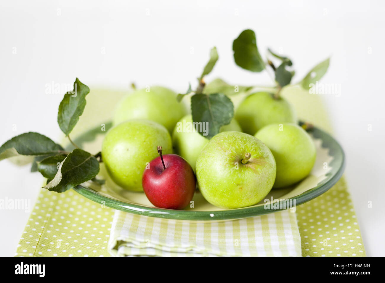 Red apples in plate hi-res stock photography and images - Alamy