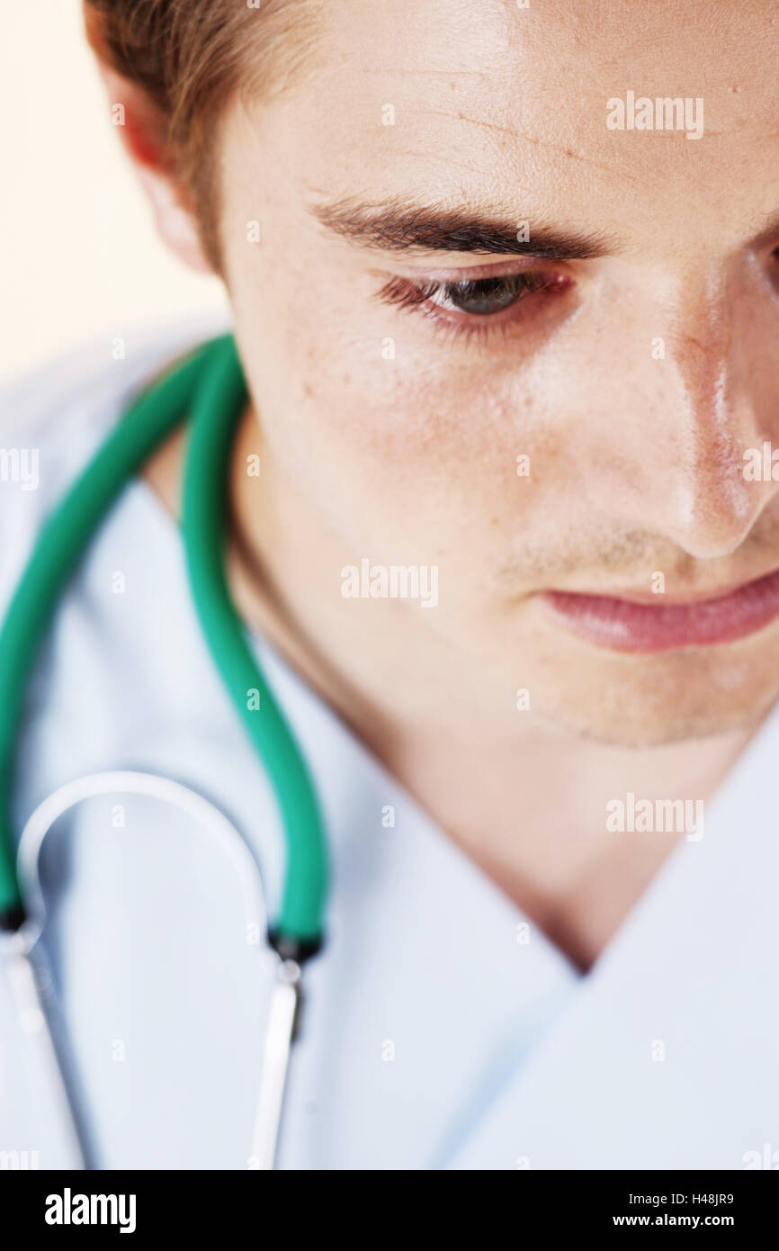 Portrait of a young doctor Stock Photo - Alamy