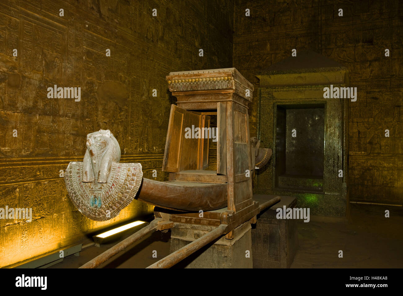 Egypt, Edfu, Horustempel, holy rowing boat in the sanctum Stock Photo ...