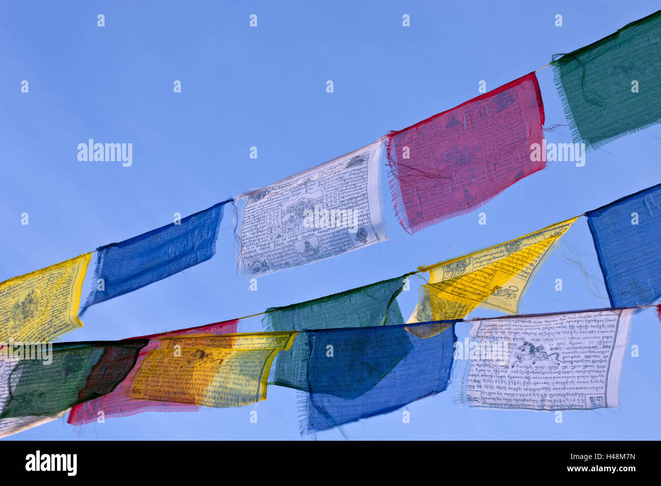 Tibetan prayer flags hi-res stock photography and images - Alamy