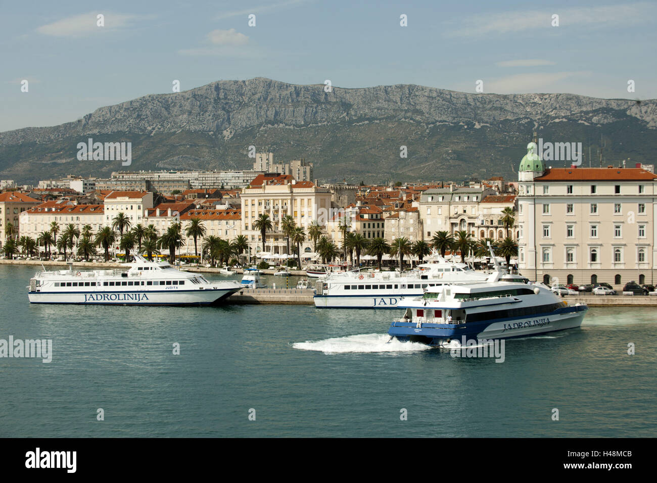 Split ferry port hi-res stock photography and images - Alamy