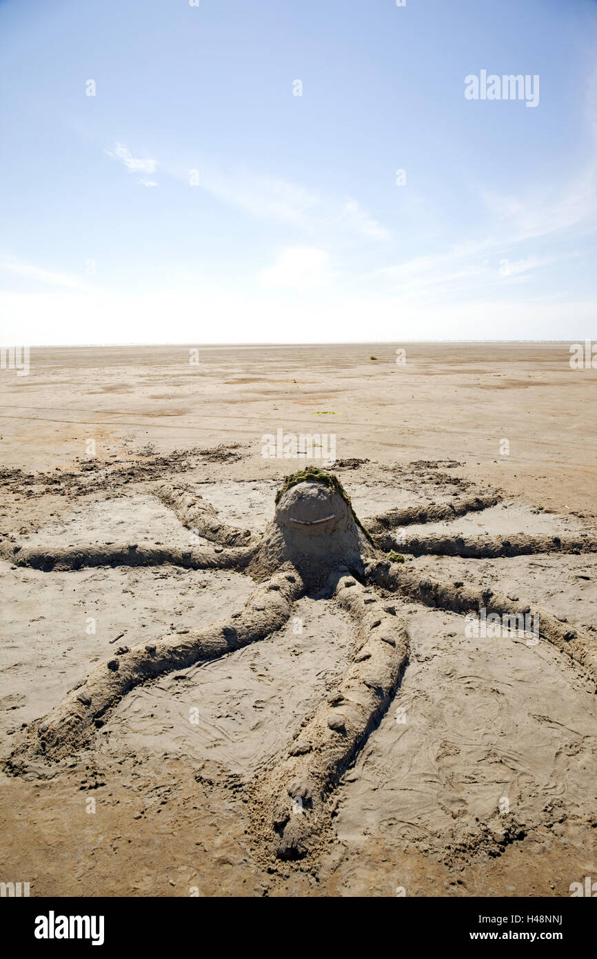 Octopus sand sculpture hi-res stock photography and images - Alamy