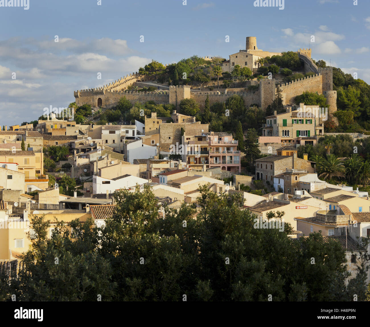 Majorca castle hi-res stock photography and images - Alamy