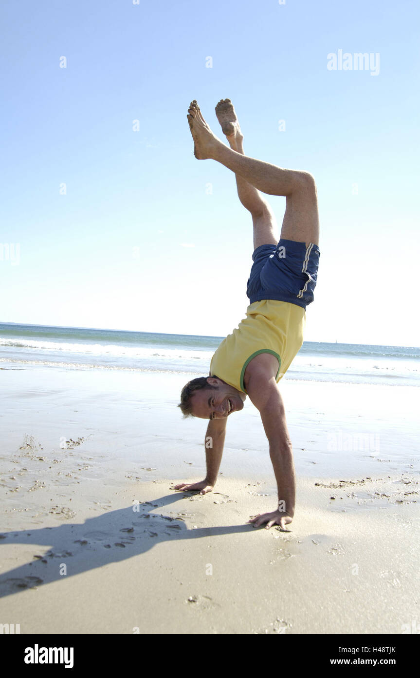 Hand state sandy hi-res stock photography and images - Alamy