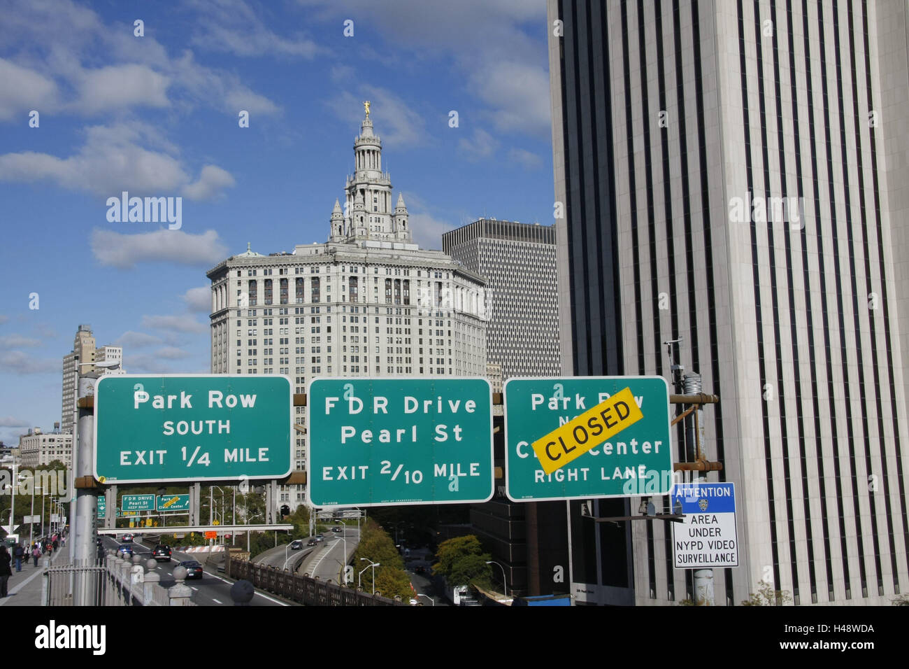 The USA, New York city, Manhattan, Municipal Building, road signs ...
