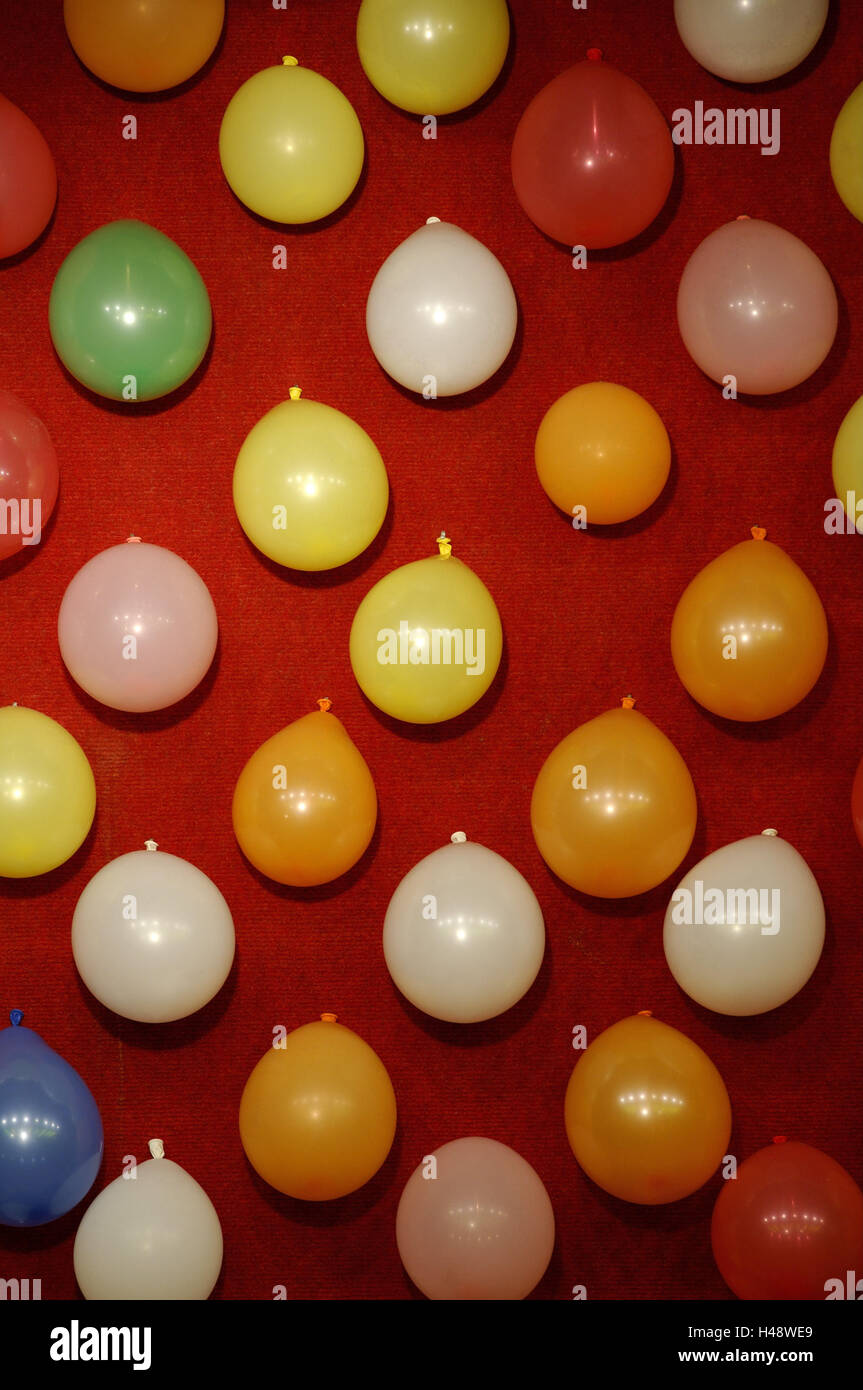 Balloons, shooting gallery, ball toss Stock Photo - Alamy