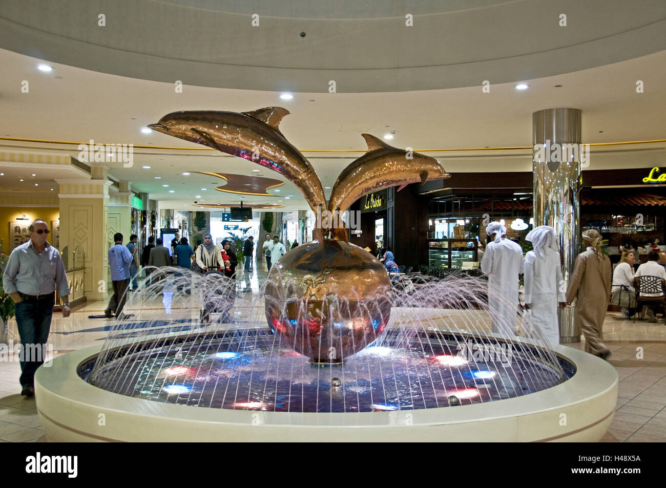 Marina mall abu hi-res stock photography and images - Alamy