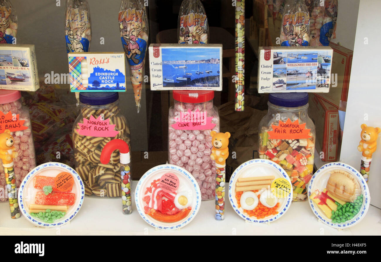 Great Britain, Norfolk, Wells-next-the-Sea, candy shop, shop-window ...