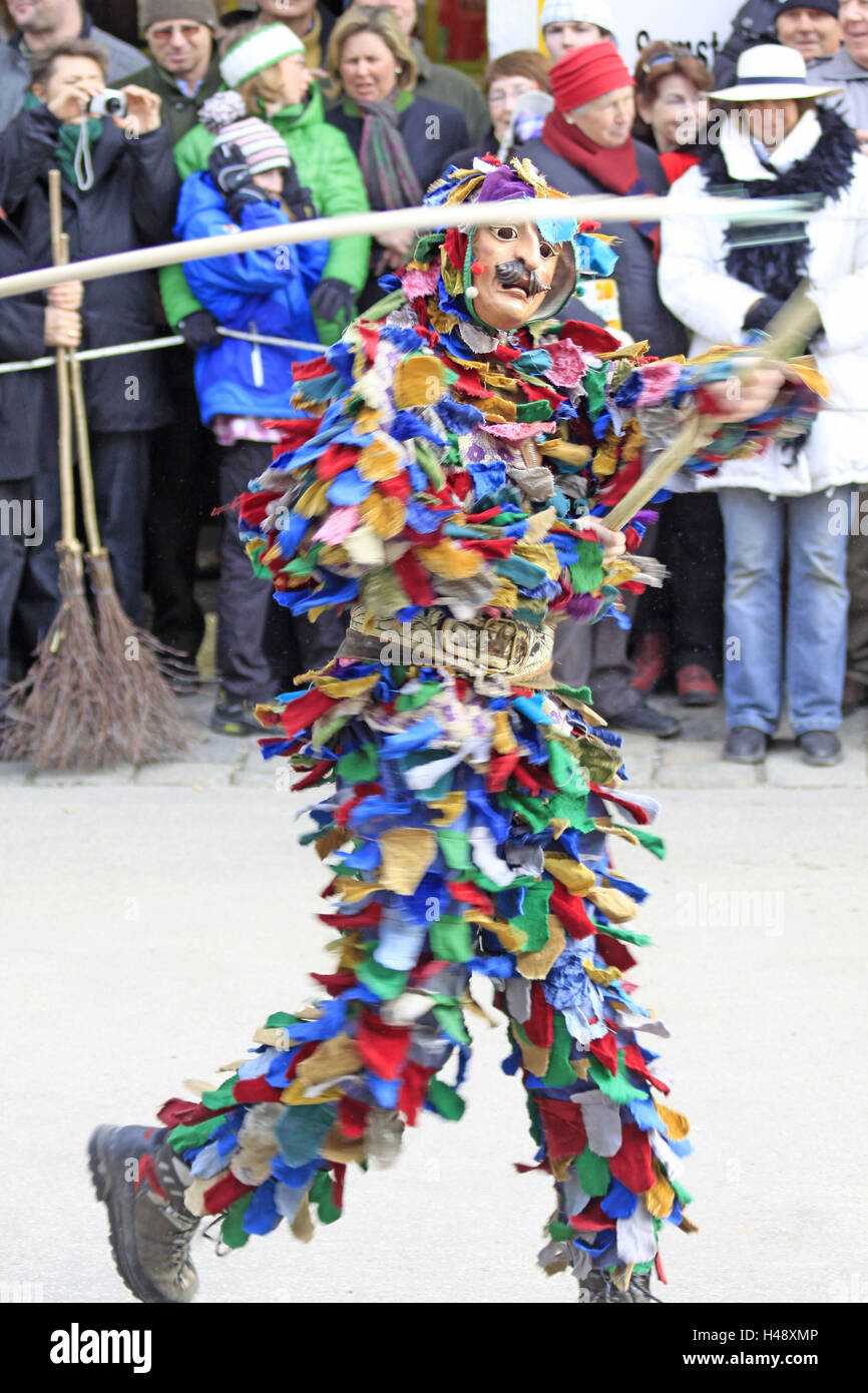 Procession and many spectators hi-res stock photography and images - Alamy